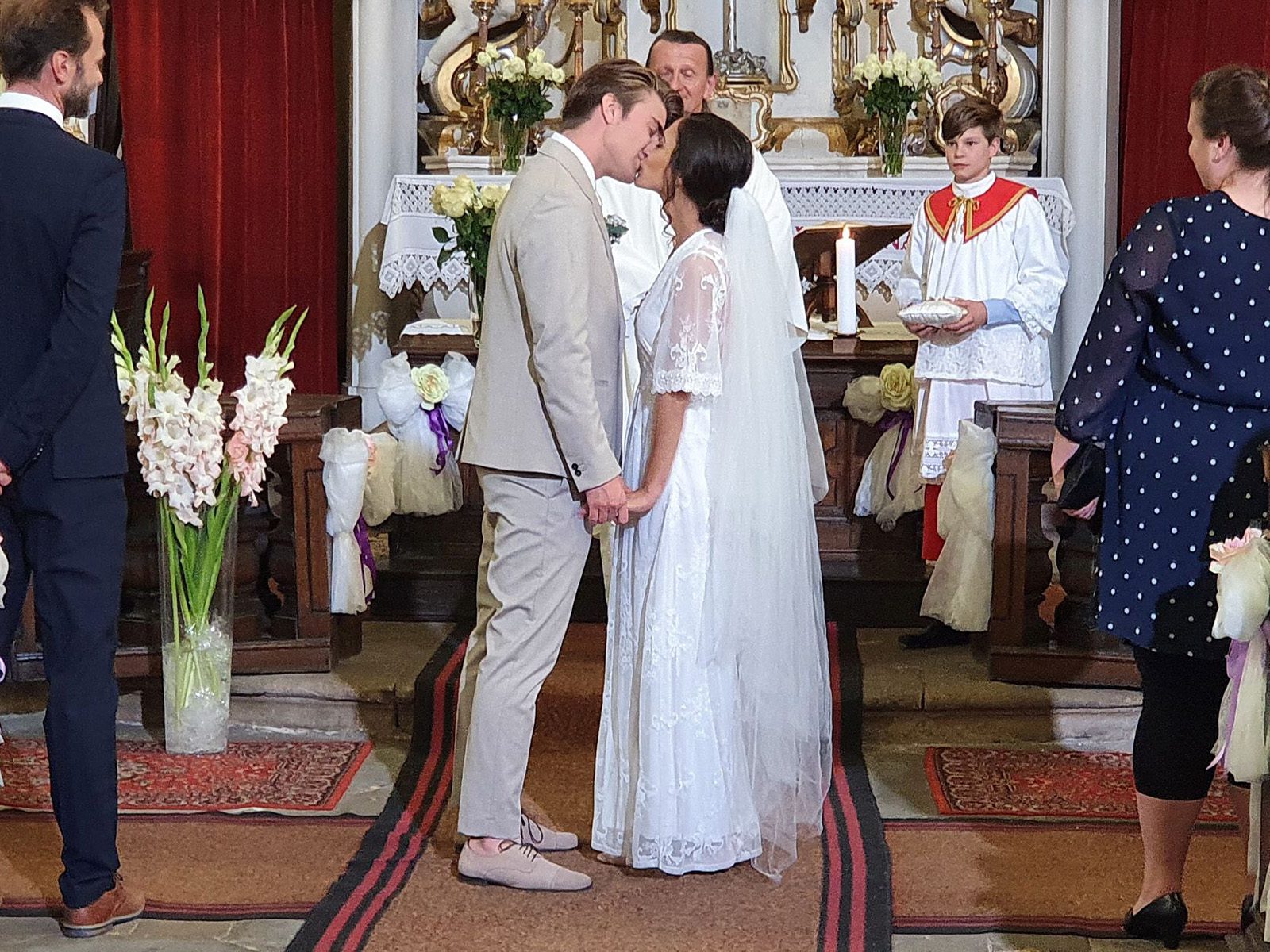 Poslední díl seriálu Slunečná je tu: Zazvonil zvonec a pohádky je konec ... Poslední díl seriálu Slunečná je tu: Zazvonil zvonec a pohádky je konec ...